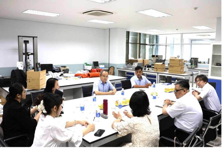 Đoàn chuyên gia SK của Nhật Bản đến thăm và làm việc tại QUATEST 3
