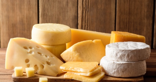 Cảnh báo nguy hiểm pho mát nhập khẩu từ Pháp có thể chứa kim loại